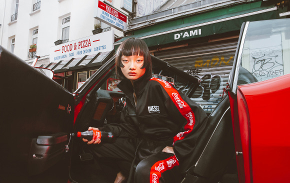 Diesel crea una colección con botellas de Coca-Cola recicladas ...